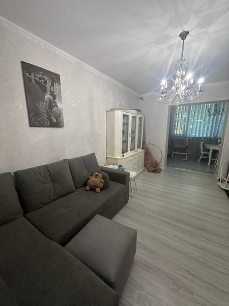 Продам квартиру на Ойбеке 2-4-4