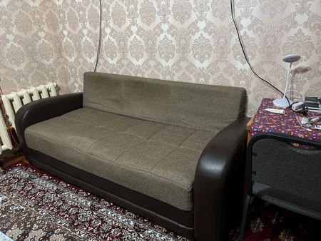 Диван для дома с подушками