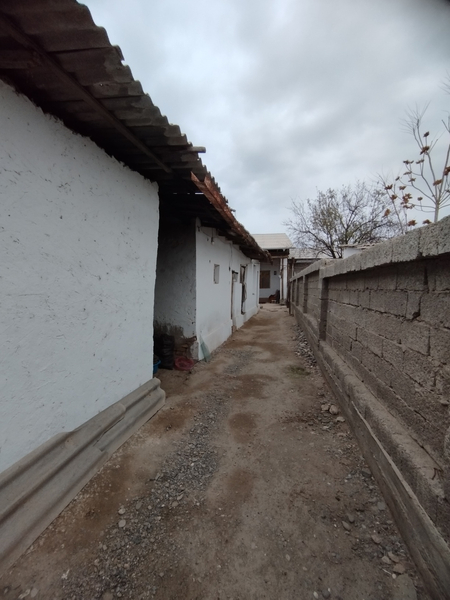 Uy sotiladi yaxshi holatda