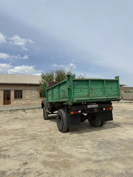 Zil 130 sotiladi