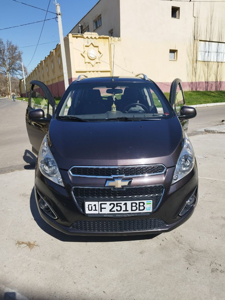 Продам Спарк  автомат