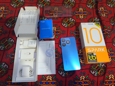 Tecno spark 10 128gb +8gb ram