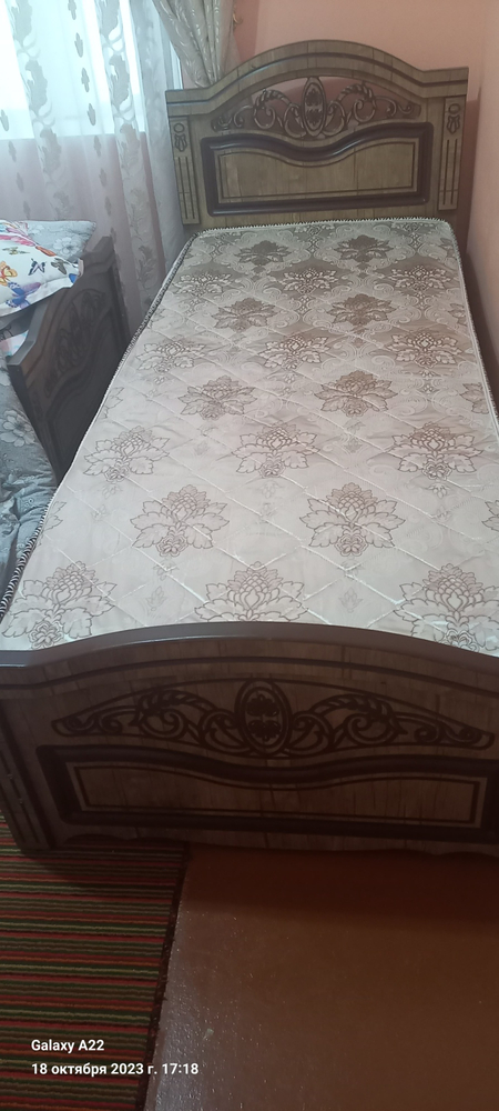 2 ta bir xil bir kishilik krovat sotiladi
