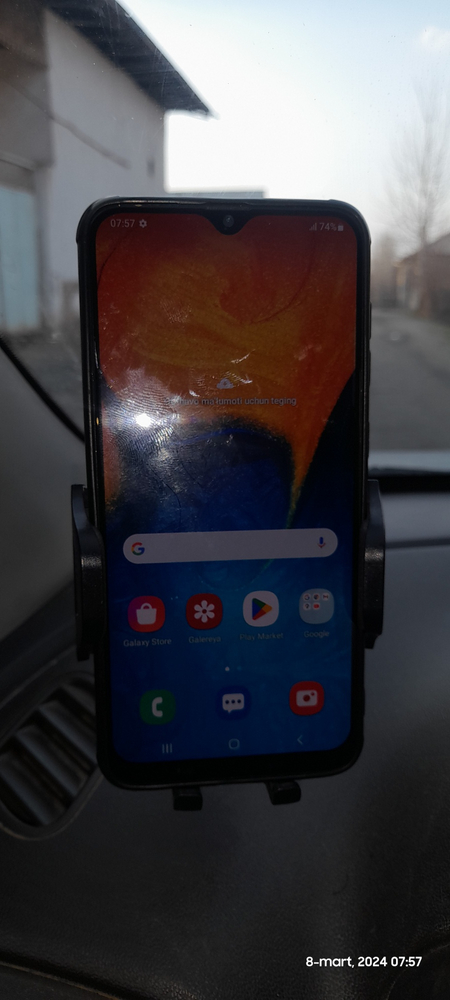 Samsung a 20 yaxshi holatda