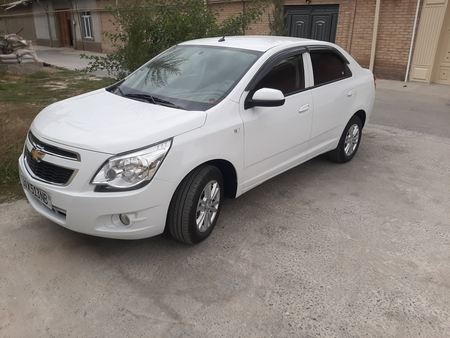 Срочно продаю Chevrolet cobalt 2024 г июнь, белый пробег 8300 км