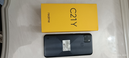 Realme C21Y  8ядер 4/64 состояние отличное