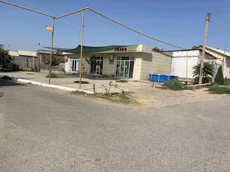 Termiz shahar Sohilda joylashgan dukon oldida ijaraga joy beriladi