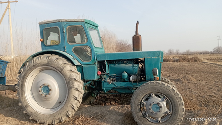 Трактор сотилади Т-40