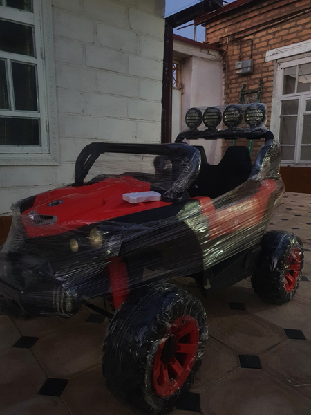 Detskiy mashinka Baggi 4×4
