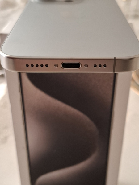 Iphone 15pro 128/Dual sim. Natural Titan