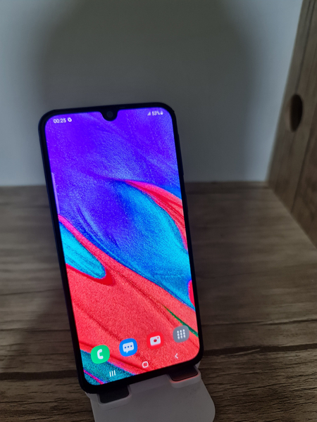 Samsung A40 sotiladi