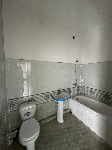 3 xonali  5qavatli domning 3qavati 65m2