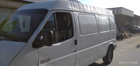 Ford transit sotiladi