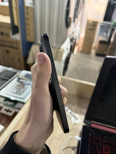Iphone 15 99% Ideal