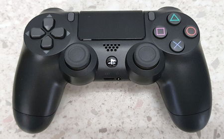 Срочно!!!  Продается Игровая приставка PS4 PRO 1 TB CUH-7208B