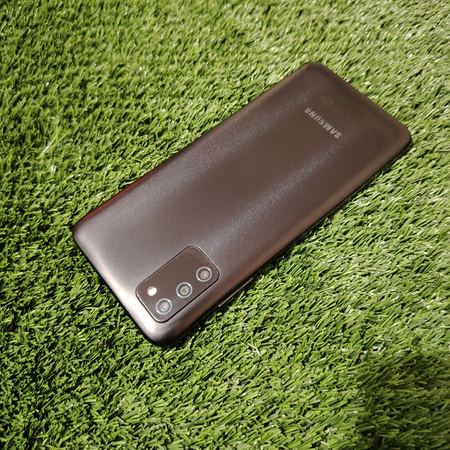 Samsung A03s sotiladi