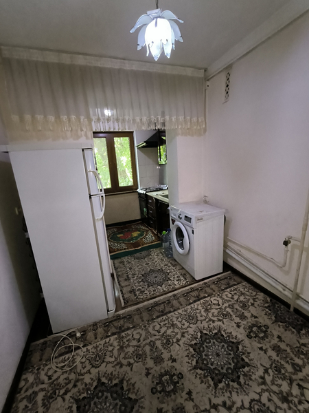 Аренда 2 хона 2.этаж микрорайон бозорчаси атрофда жойлашган ТАЛАБА КИЗ