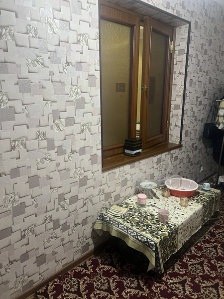 Kvartiraga 2 ta qiz kerak