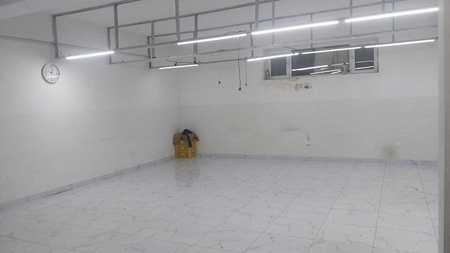 Bozorlar oldida arendaga podval