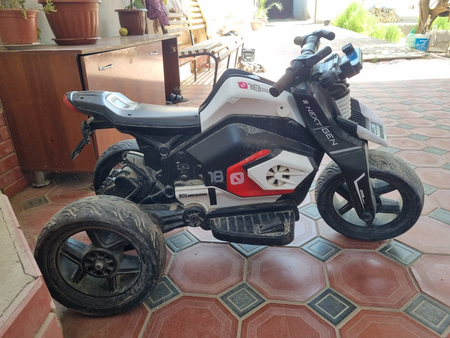 Moto detiski sotiladi Yurib turibdi !