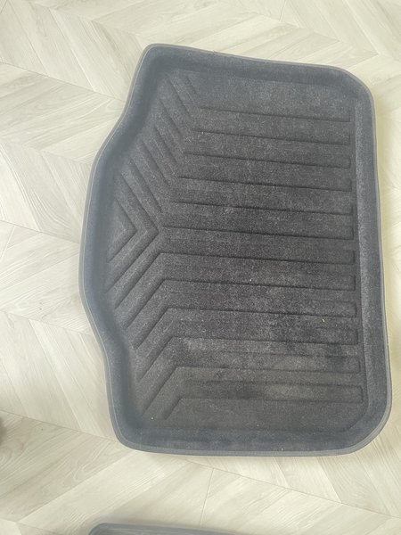 Tracker 1 yengi polik 7d+bagaj 2 ta yengi