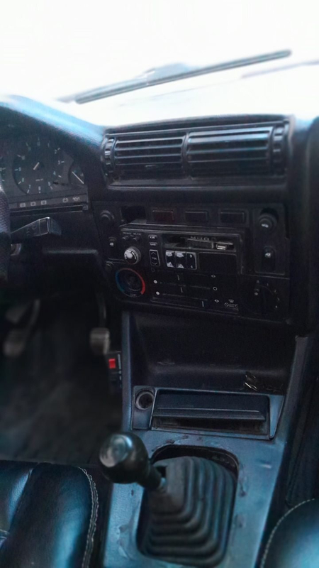 BMW E 30 KUPE 1987