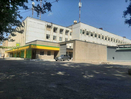 Tayorbiznes. Chirchiqda baza sotiladi ichida Ijarchilar mavjud.73sotik