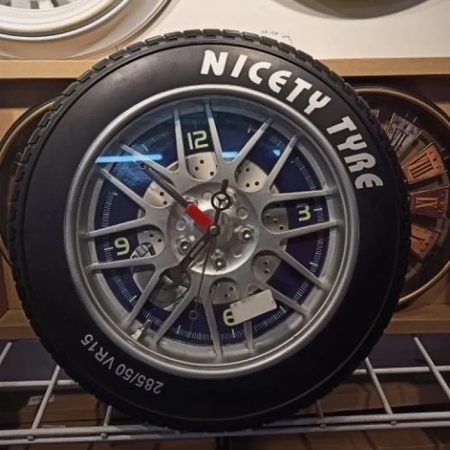Настенный часы виде шына автомобиля Nicety tyre 50 см