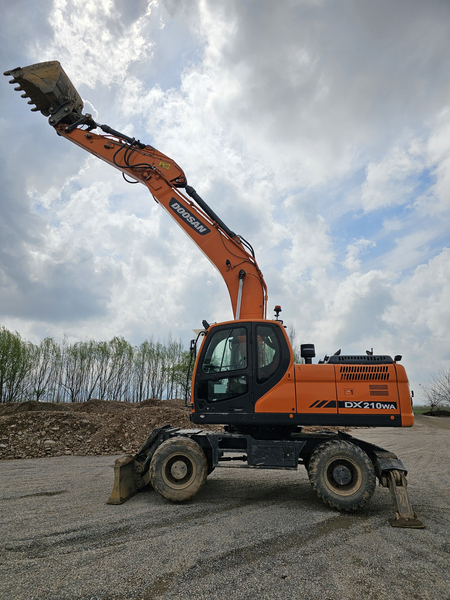 Doosan 210 ekiskovator
