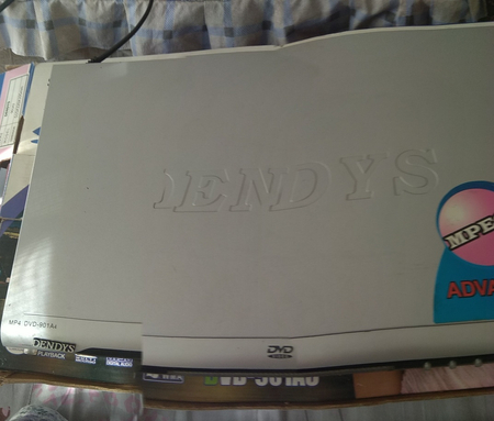 Продается DVD player сотилади