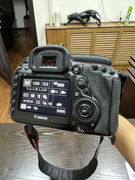 Canon mark lV xolati yaxshi obigtiv blan sro’chna narxin kelishamz!