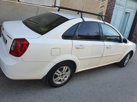 Lacetti sotiladi avtomat