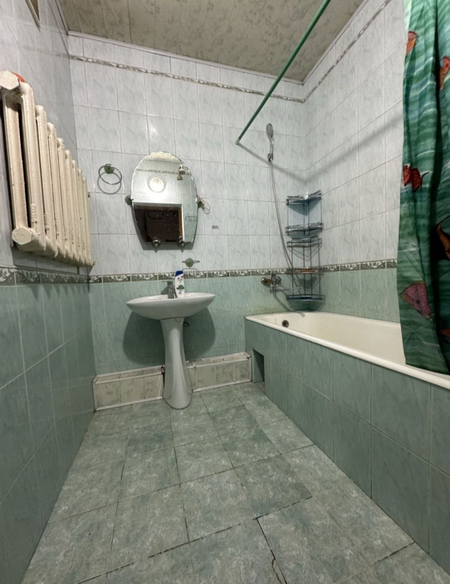 Oilaga 4xona 3etaj 400ye. Sebzor.Gofur Gulom metro yaqin.Rieltor50%