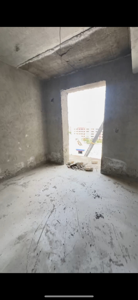 Uy sotiladi 2 xonali 82 m2
