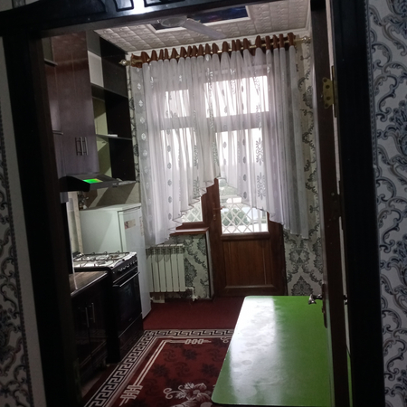 Termiz shaxrida hamma qulayliklarga ega 3 xonali kvartira ijaraga beri