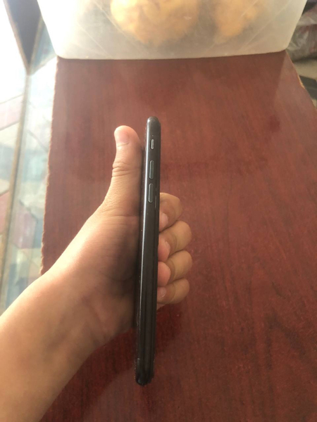 iPhone 7 ekran radnoy zashniy singan ekranga oʻtmagan