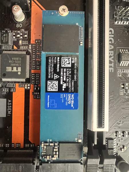 Продам игровой компьютер без кейса
