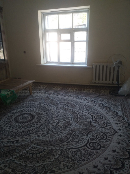 Uy hovli sotiladi