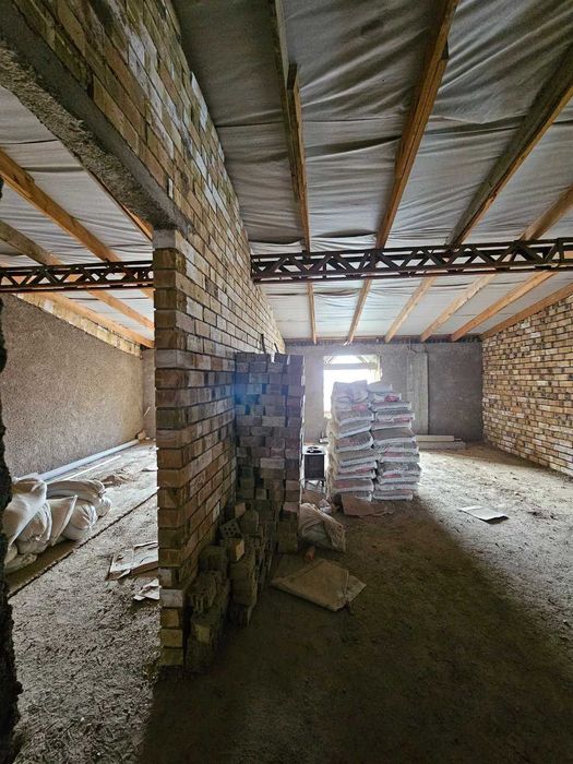 Продаëтся квартира коробка в новостройке.