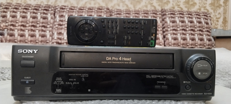 Video magnitofon Sony slv-x500 sotiladi