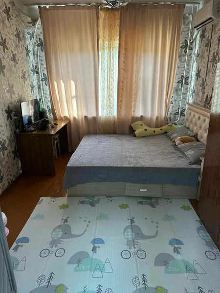 Юнусабад 14 квартал 2/2/4 продаётся квартира