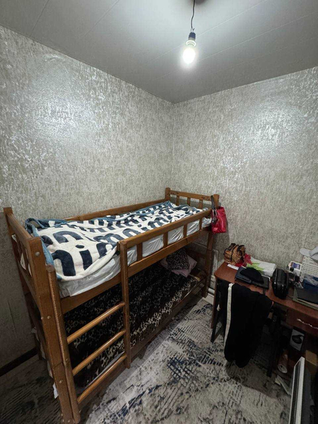 СРОЧНО !! Продается квартира в Яшнабаде 1/2/4 ( 33 кв/м ) Авиасозлар 3
