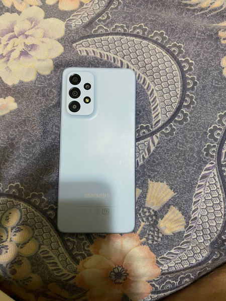 Samsung A33 6/128 ideal