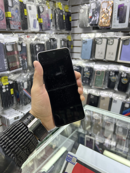 Srochna Z flip 3 256/8gb