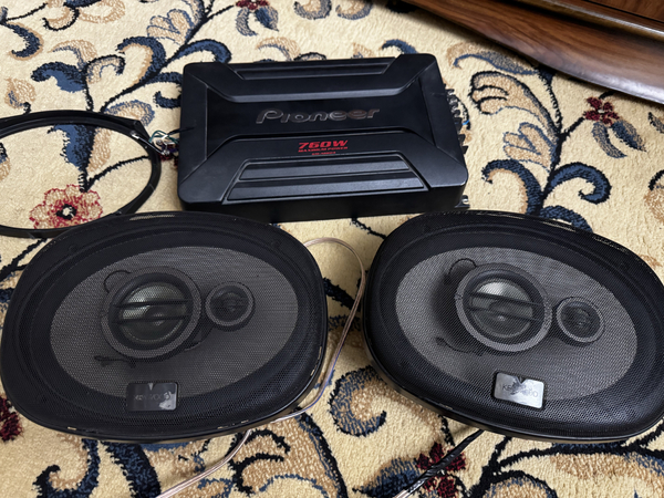 Kenwood 718 kalonka Usilitiel blan 4 kanal