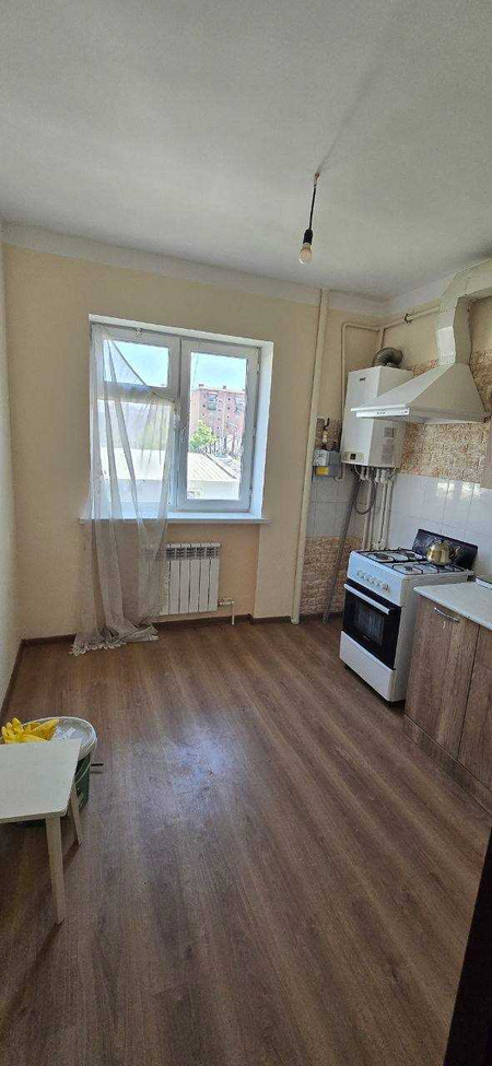 Сергели 5а 2/2/7 продам срочна 42кв.м 52000