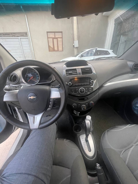 Spark sotiladi avtomat full kraska toza