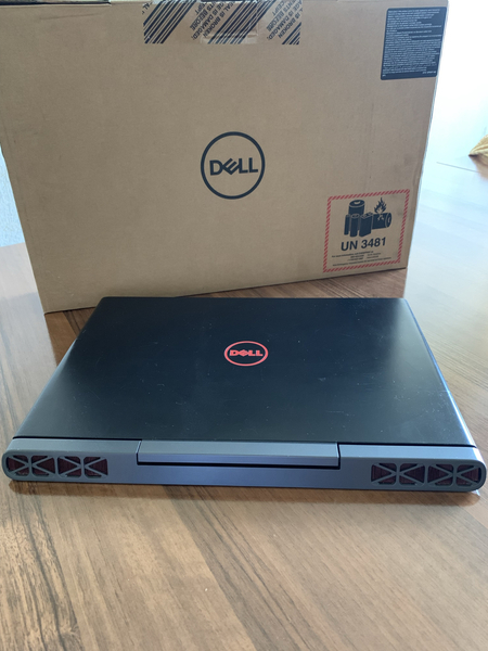 Gaming Ноутбук Dell Inspiron 15 7567 в отличном состоянии