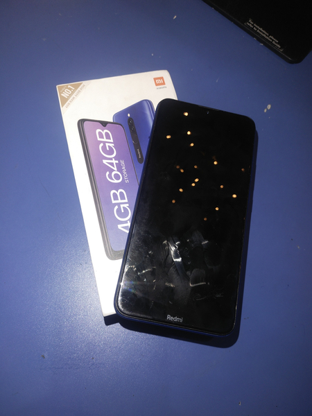 Redmi 8 64 gb и 4 gb RAM