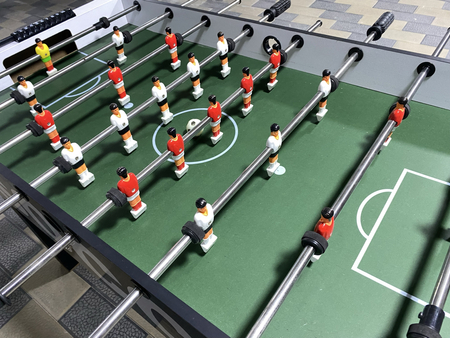Football stol o’yini